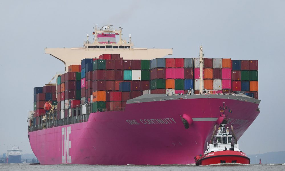 ONE Continuity ความยาว 320 เมตร พื้นที่ระวางสินค้า 8,102 ทีอียู เข้า ...