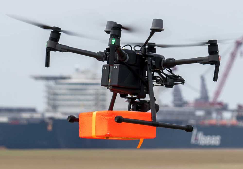 Drone Delivers Package to Inland Vessel in Port of Rotterdam