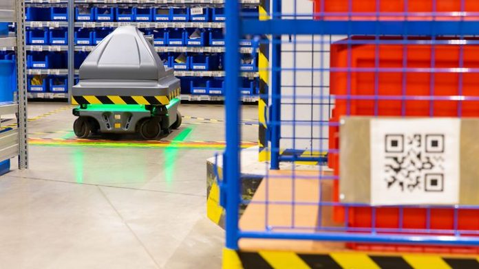 DB Schenker Brings its First Logistics Robot in the Czech Republic into ...