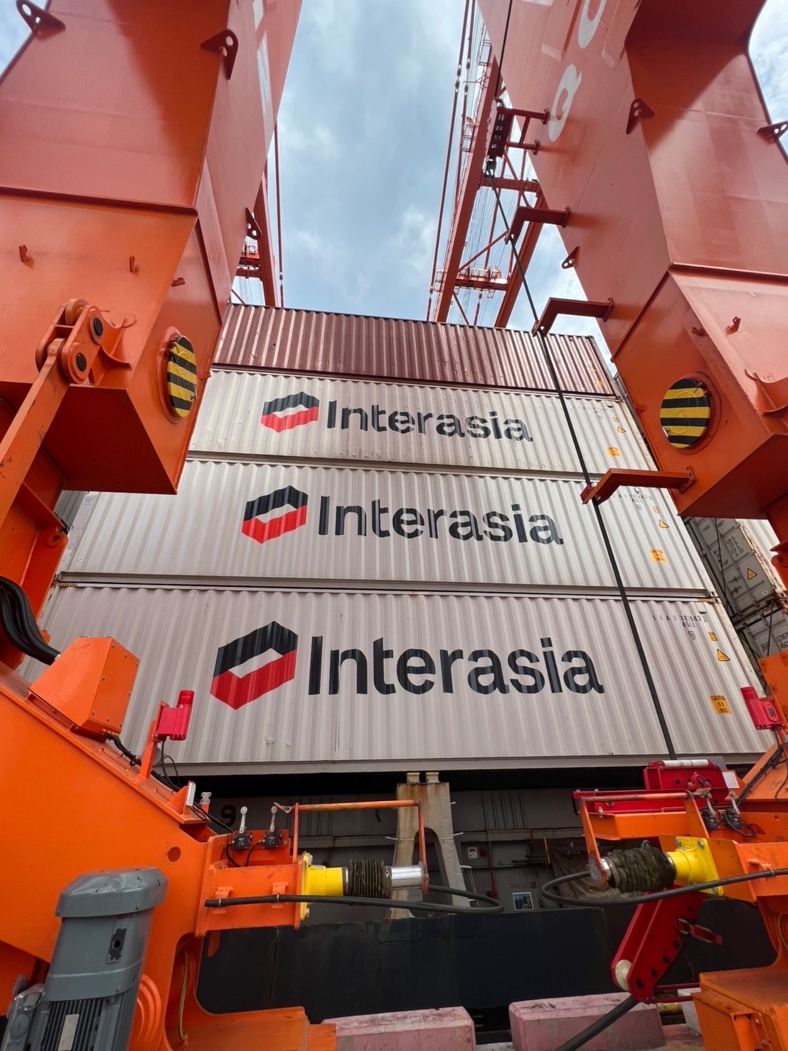 Interasia Lines (Thailand) จัดกิจกรรมเยี่ยมชมเรือ IAL001 ขณะเข้าเทียบ ...