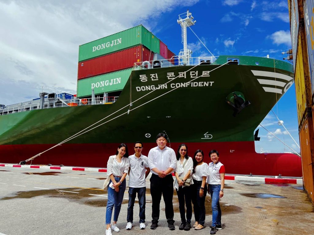 ท่าเรือยูนิไทยต้อนรับเรือ MV Dongjin Confident ในบริการ NTX - Logistics Manager