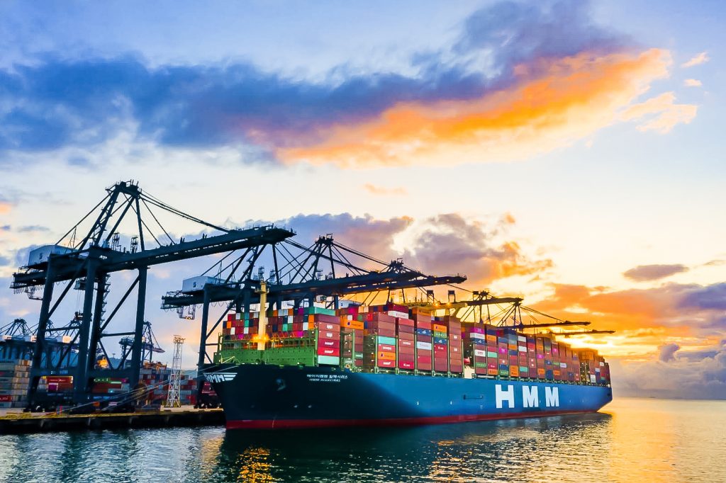 HMM เตรียมเปิดบริการ Far East Latin America Express (FLX) - Logistics ...