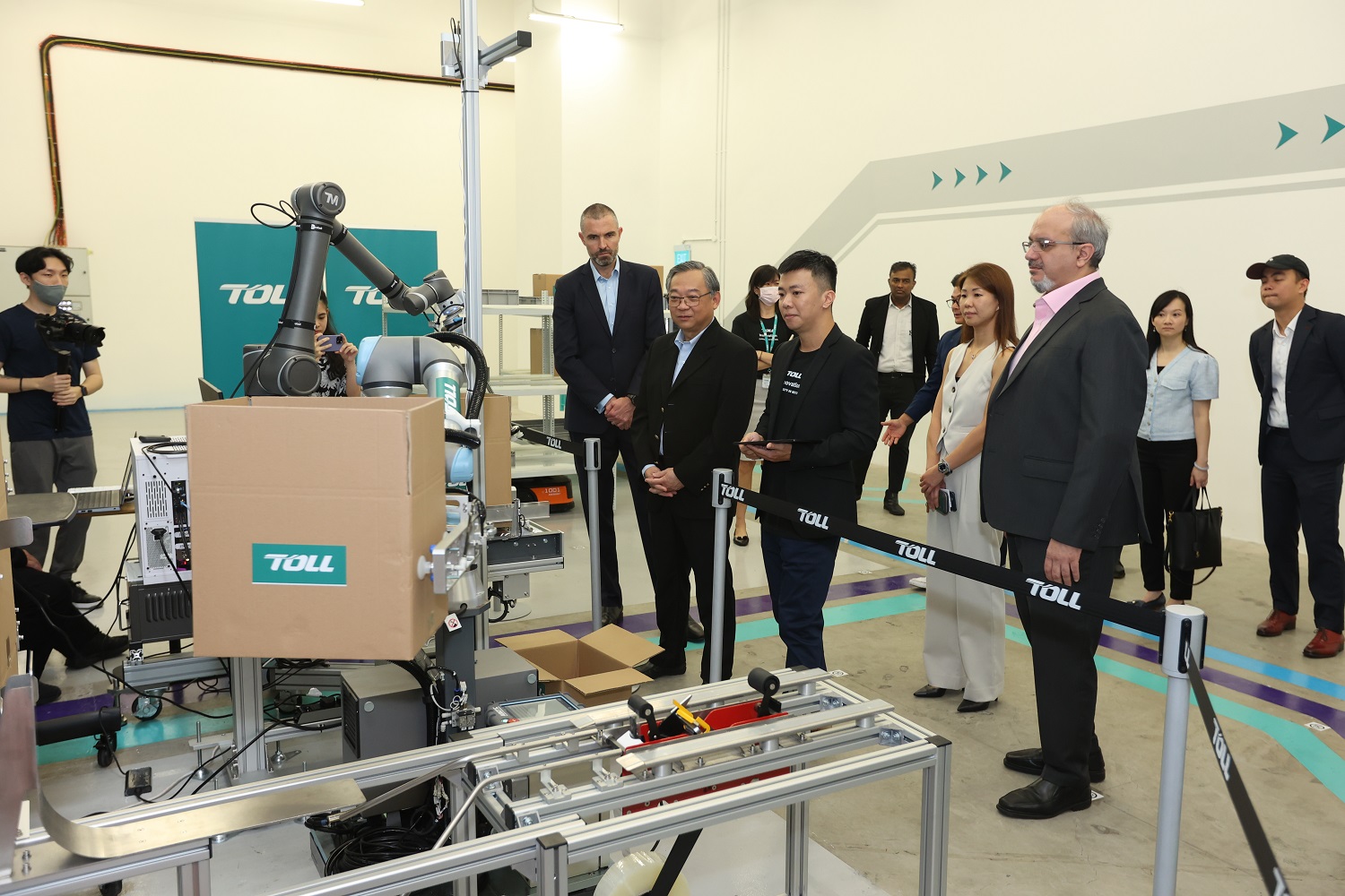 Toll Group Launches S$20m Global Innovation Centre in Singapore