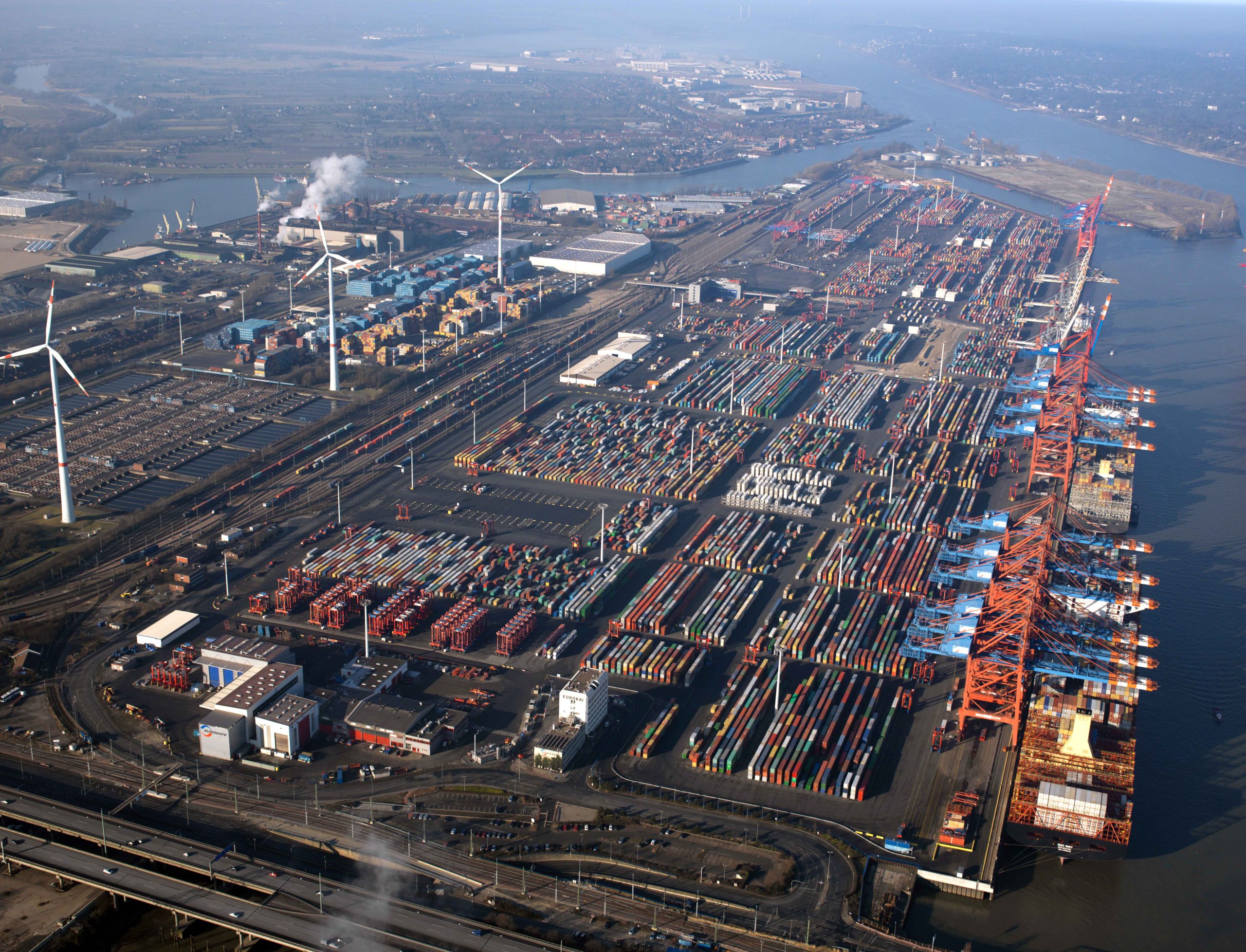 EUROGATE และ Konecranes ฉลองสายสัมพันธ์ 53 ปี ผ่านกองรถยกตู้สินค้า 530 ...