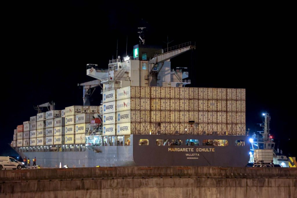 ท่าเทียบเรือ APM Terminal Moín ต้อนรับเรือขนส่งสินค้าลำที่ 4,000 ...