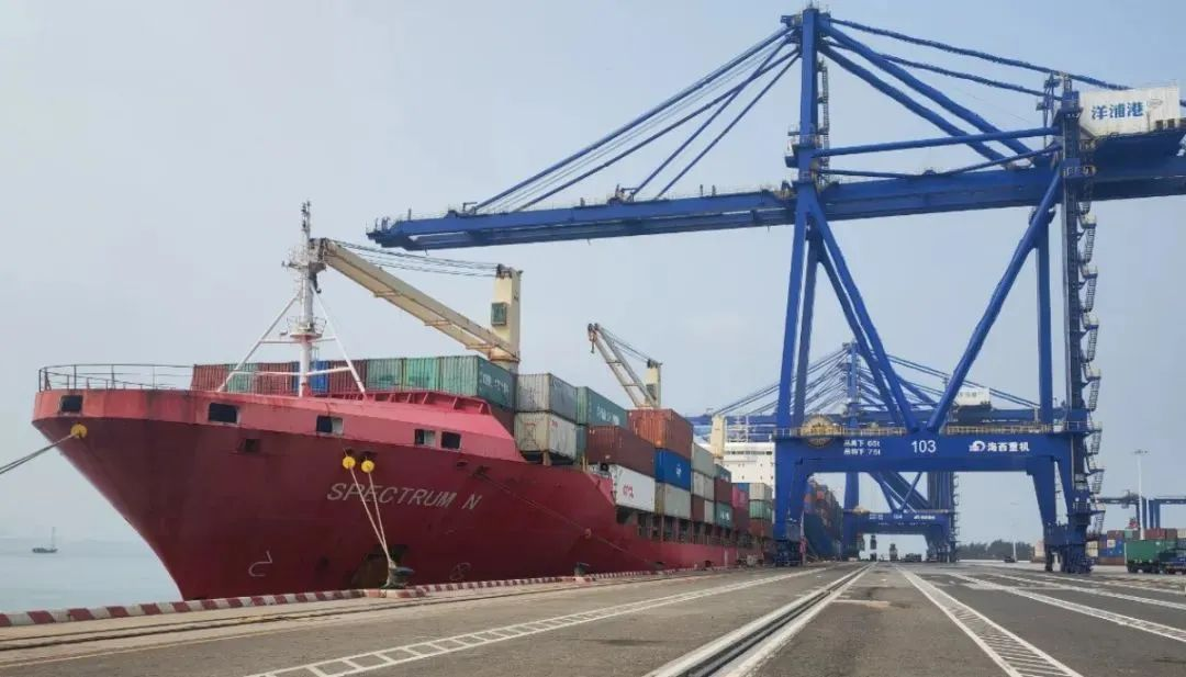 Yangpu International Container Terminal ต้อนรับเรือสัญชาติอินโดนีเซีย ...