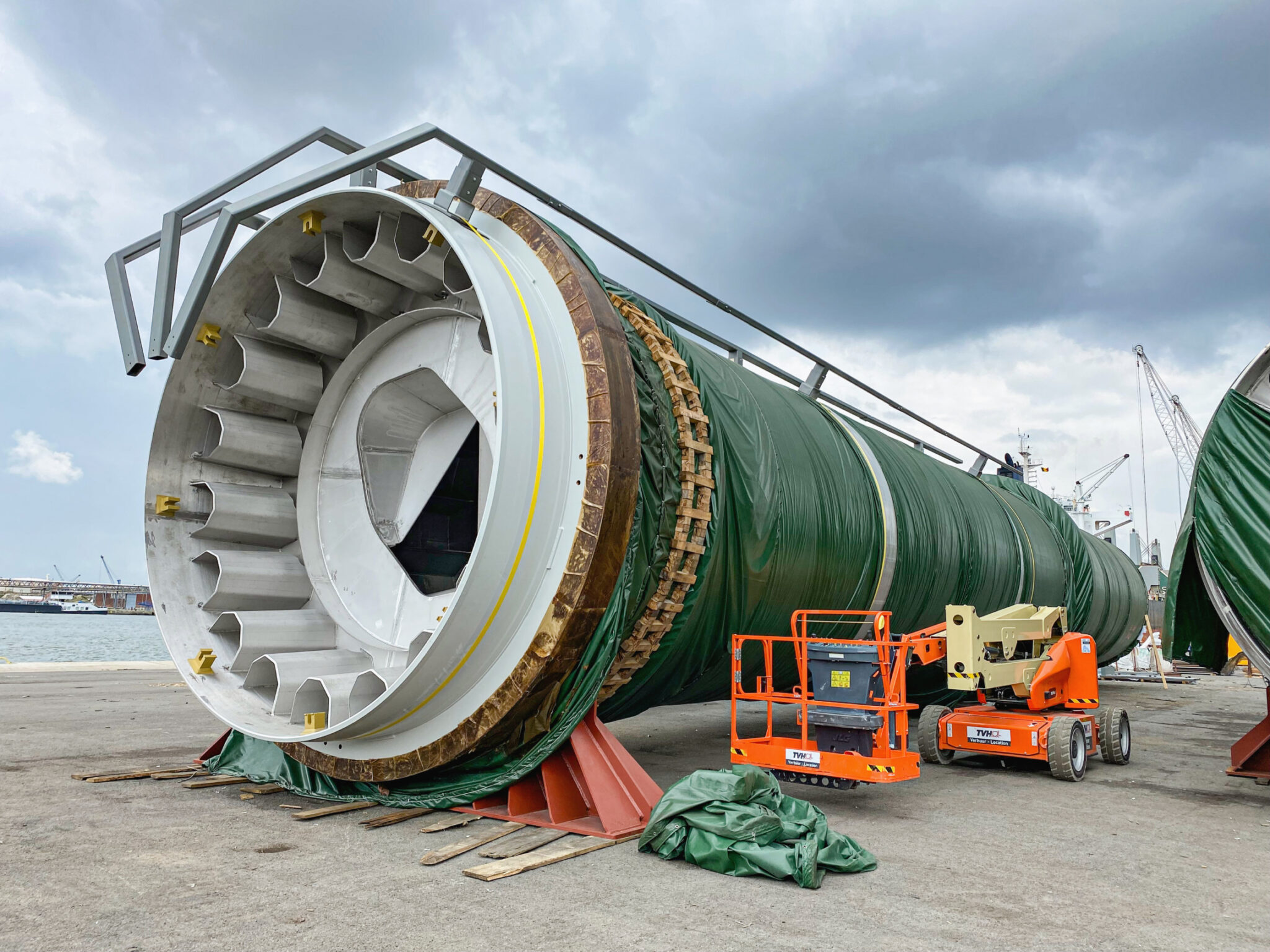 deugro Delivers Two Oversized and Heavy Lift Drum Sections for the Pulp