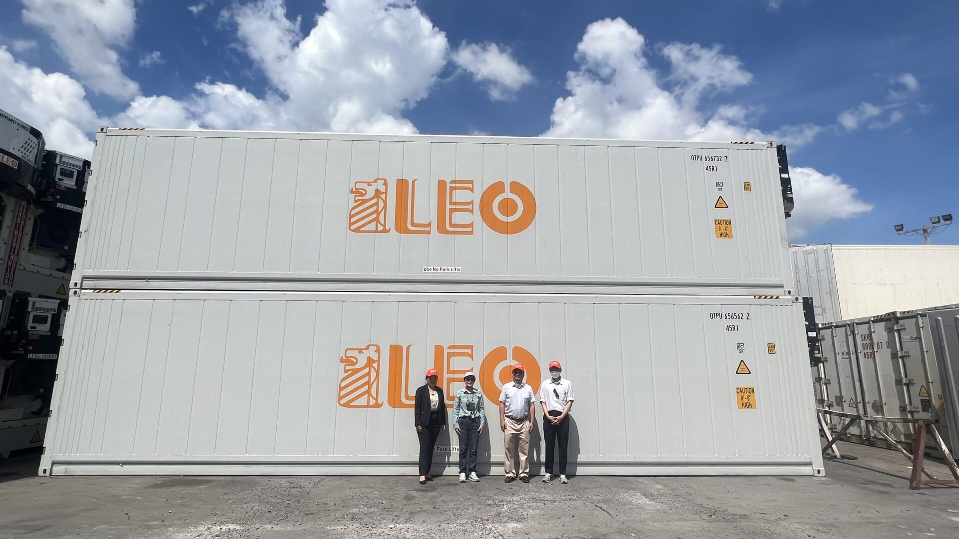 LEO Global Logistics มอบตู้สินค้าควบคุมอุณหภูมิแก่ Global Multimodal Logistics - Logistics Manager