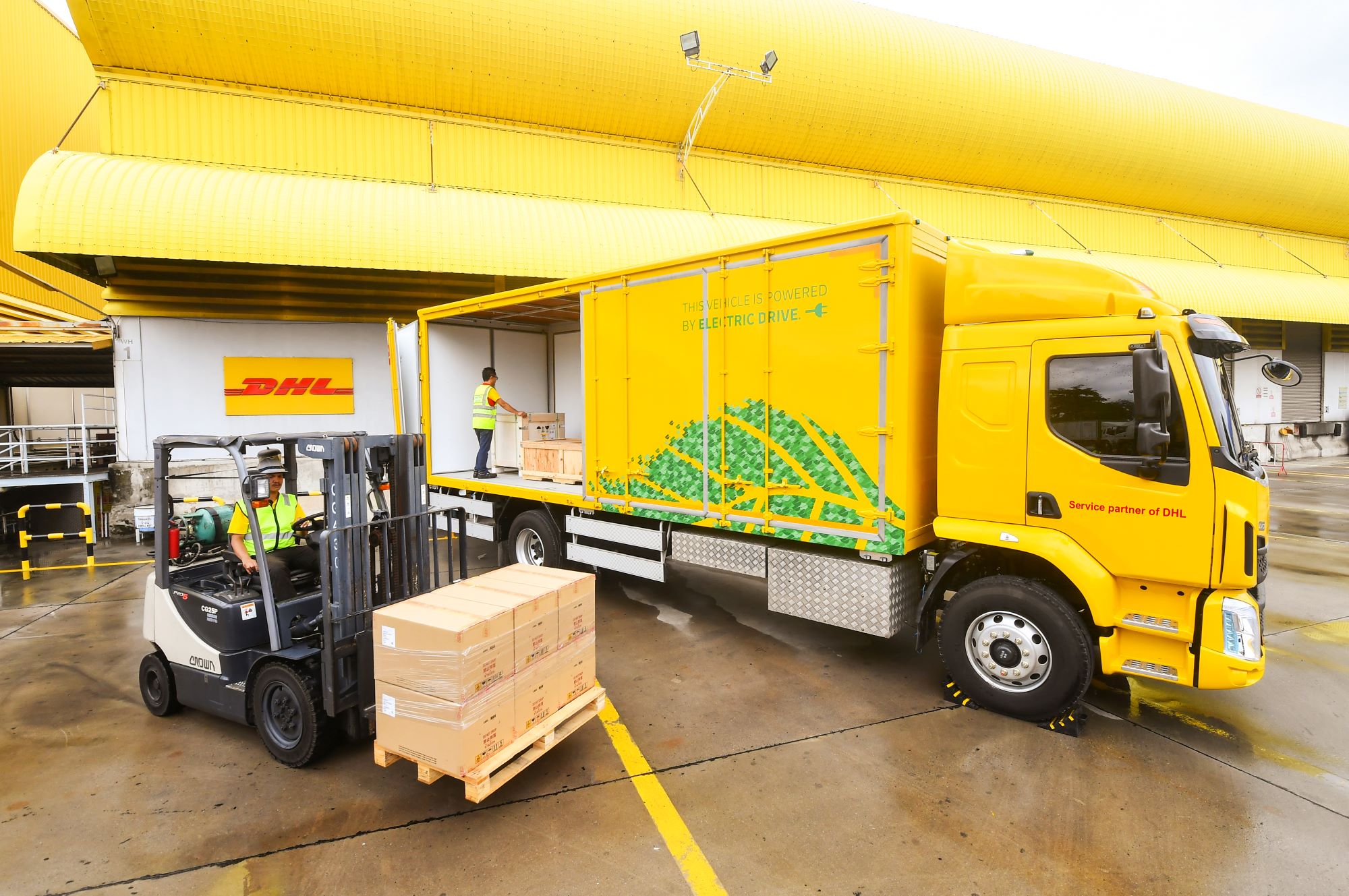 DHL Global Forwarding Thailand Launches EV Fleet in Bangkok - Logistics ...