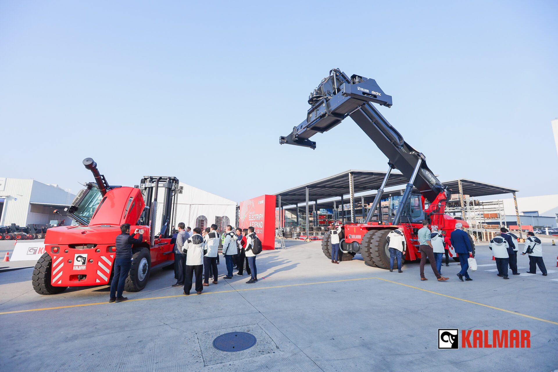 Kalmar เดินหน้าผลิตรถยกตู้สินค้าพลังงานไฟฟ้าและรถยกรุ่น Essential ใน ...