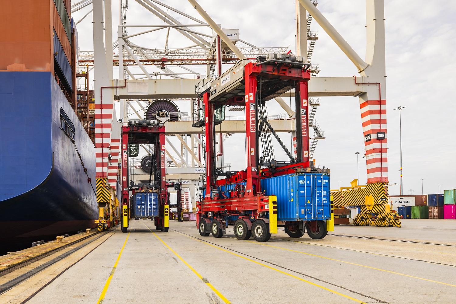 Kalmar Hybrid Straddle Carriers to Help Katoen Natie Cut Equipment Fuel ...