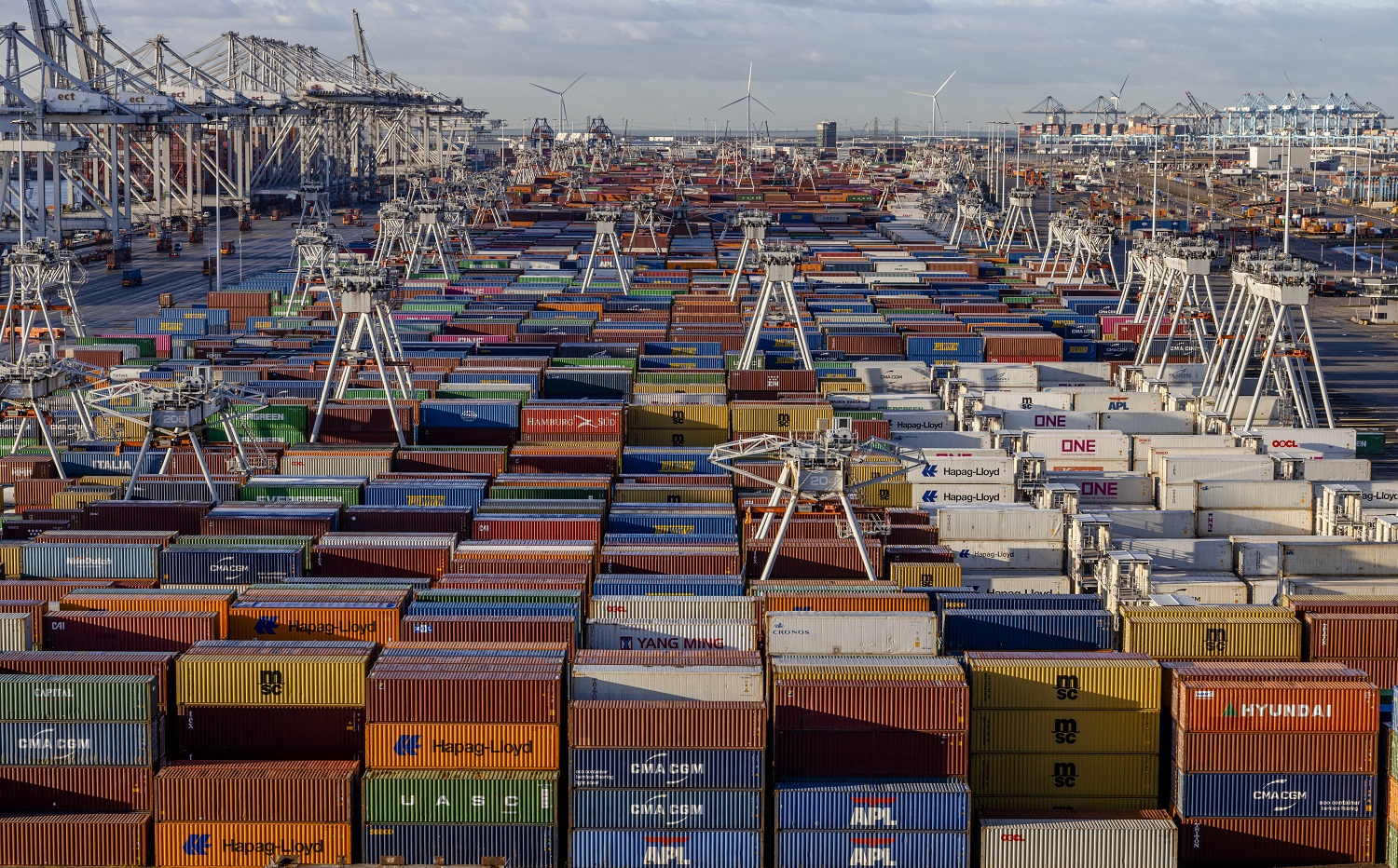 Kalmar’s Electric and Hybrid Straddle Carriers Cut Emissions at ECT ...