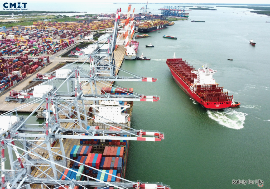 CMIT Welcomes ZIM FALCON, the First Vessel on ZIM eCommerce Xpress ...