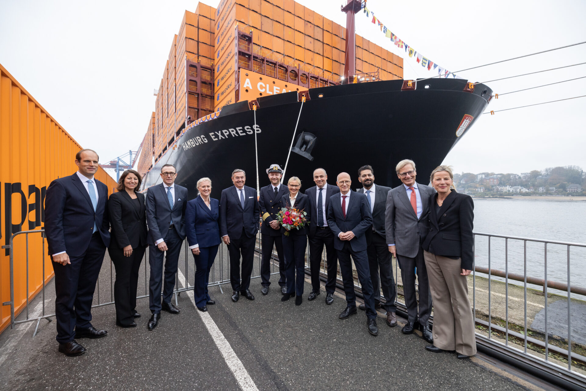 Hapag-Lloyd จัดพิธีตั้งชื่อเรือ Hamburg Express ณ ท่าเรือ Hamburg ...