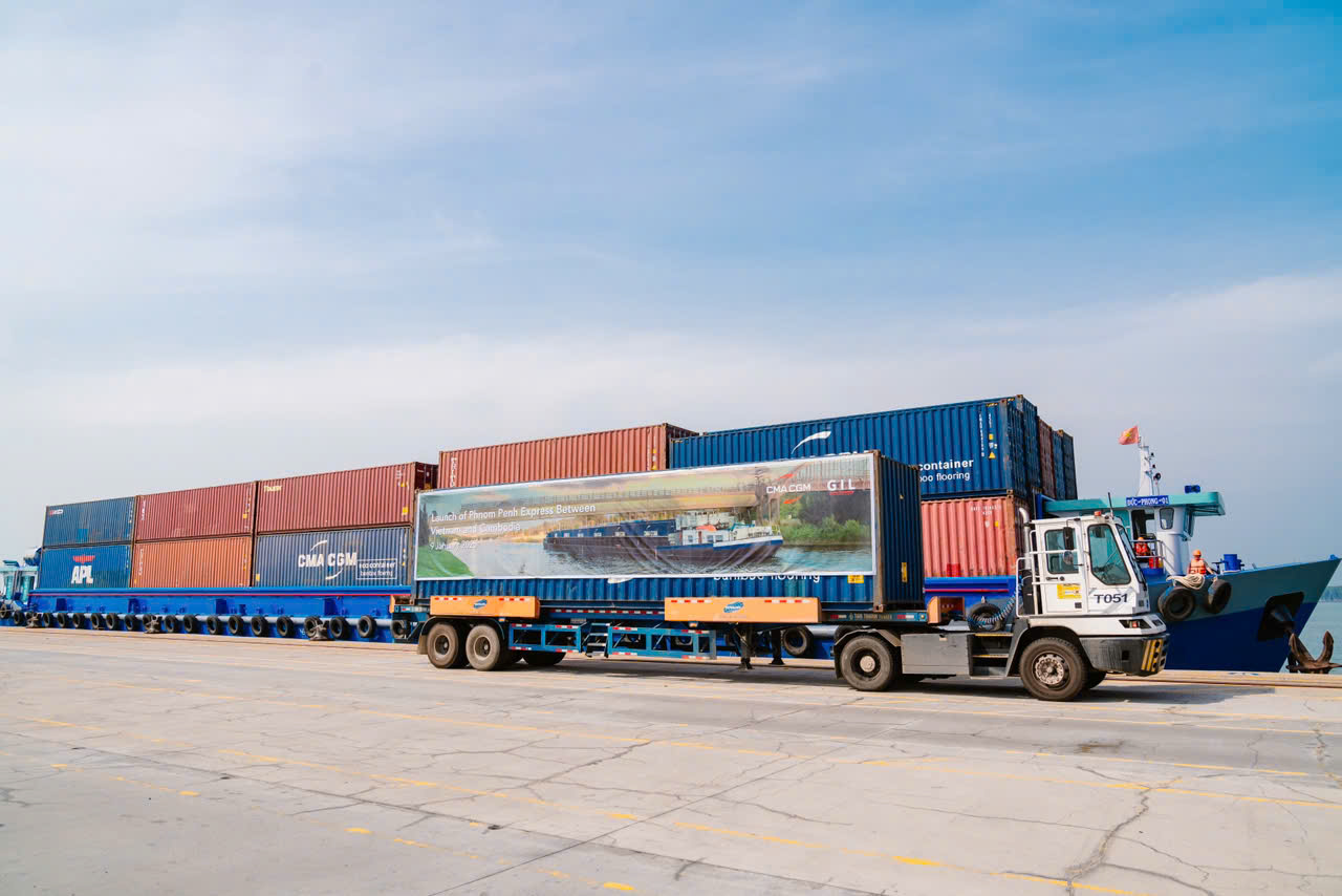 CMA CGM Group เปิดตัวบริการ Phnom Penh Express Barge - Logistics Manager