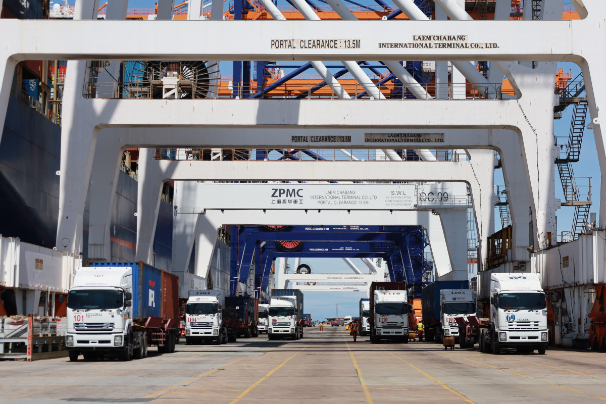 ท่าเทียบเรือ Laem Chabang International Terminal และ One Stop Logistics ...