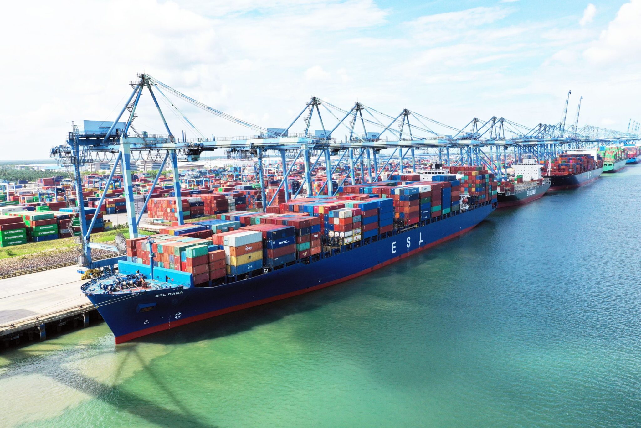 Emirates Shipping Line เปิดตัวบริการ Sun Chief Express (SCX ...