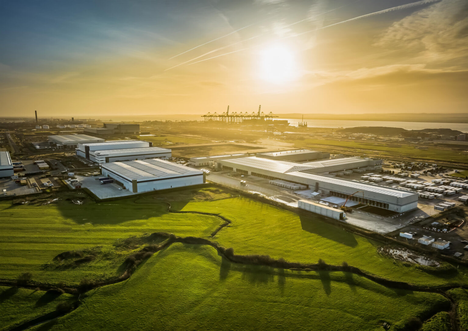 DP World Launches Groundbreaking BOXBAY Empty Superstack at London Gateway