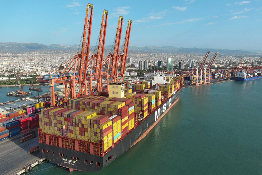 Mersin International Port Hosts First 400-Meter Mega Vessel at New EMH2 ...